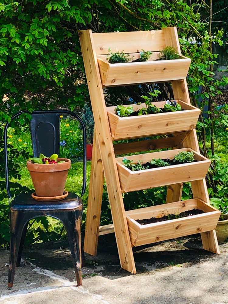 P362 – Cedar Ladder Planter Stand – I Used to be a Pallet