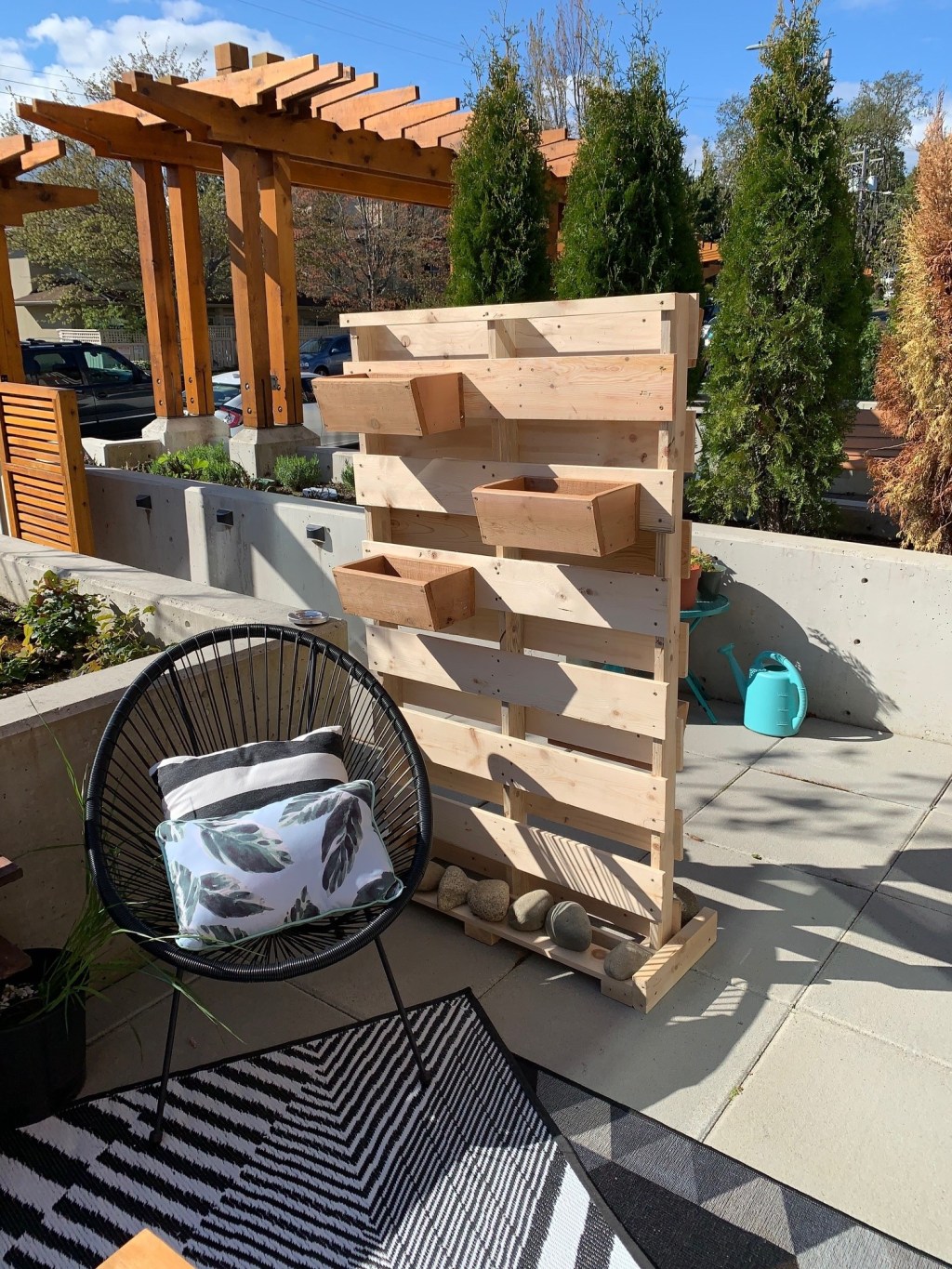 Repurposed Pallets In Action – I Used to be a Pallet